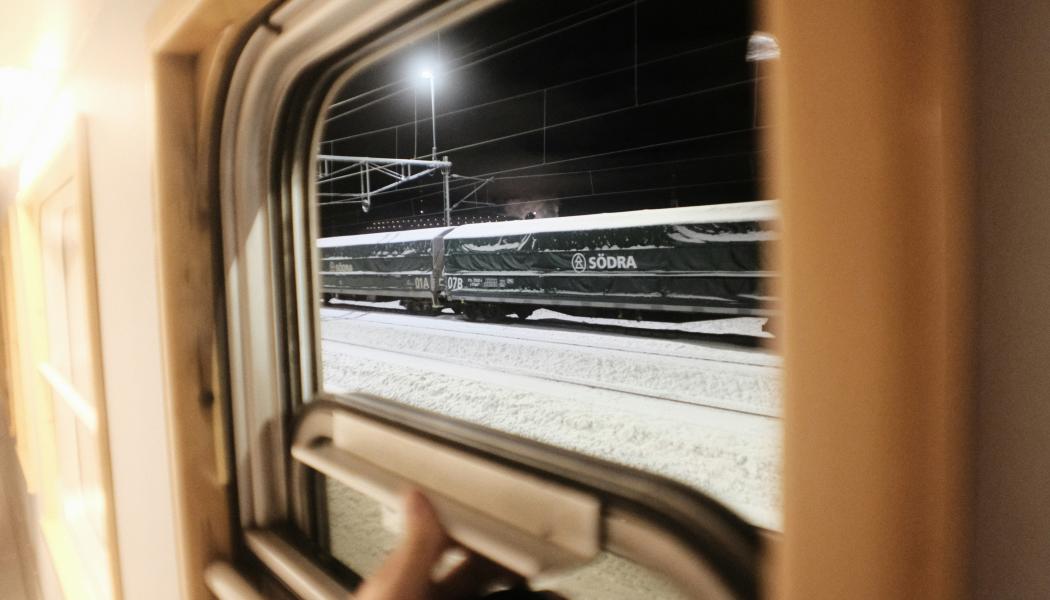Lokföraren om tågtrafikens vinterutmaningar: "Vi körde trots vädret ...